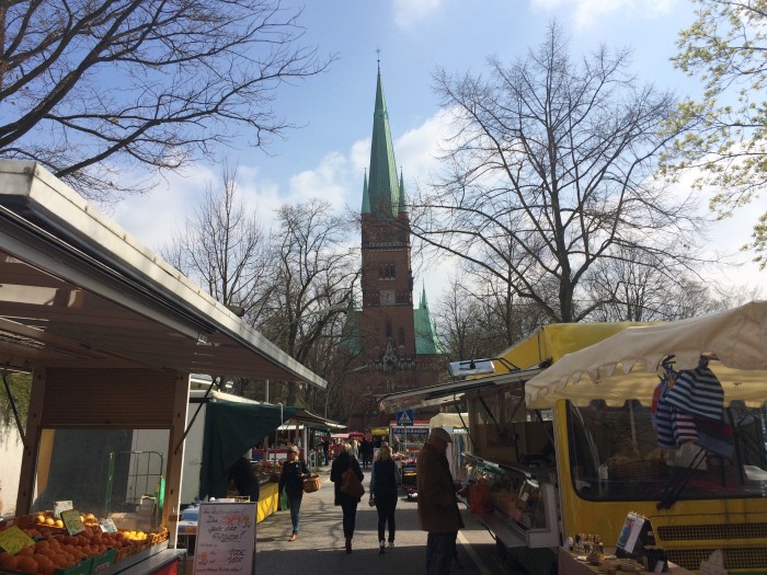 Auf Currywurst & Pommes zum Wochenmarkt am Turmweg steppen | Mit ...