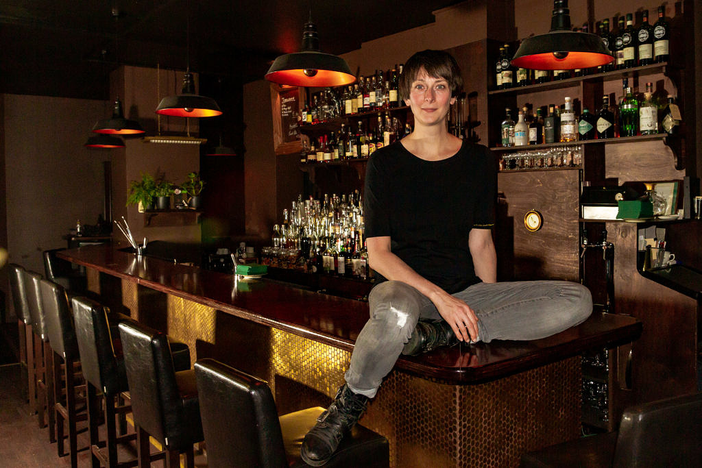 Barbesitzerin auf dem Kiez: Wir treffen Constanze von The Rabbithole ...